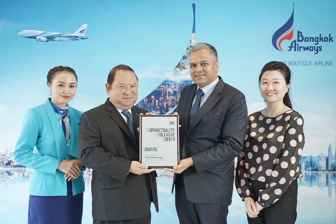 Bangkok Airways receives the commendation plaque "The Most Punctual ...